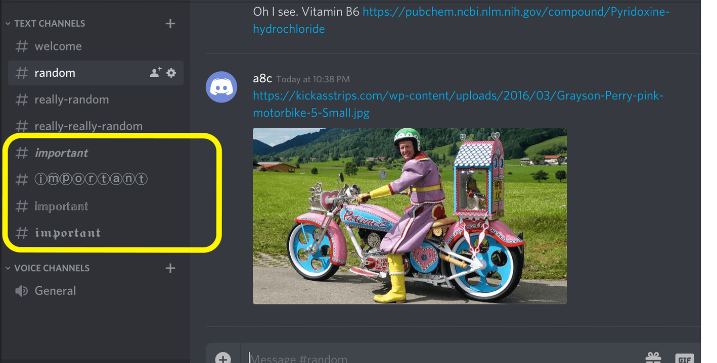 How can I make bold text in Discord chat?